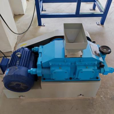 China Small 1500kg/H Double Roller Crusher For Laboratory for sale