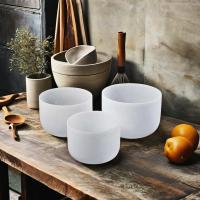 China 7 Chakra Balance Quartz Singing Bowl with 12 Musical Notes and High Temperature Resistance for Meditation for sale