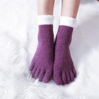 China Daily Women's Custom Anti Slip Five Finger Winter Thick Cozy Striped Funny Toe Socks for sale