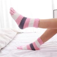 China Daily Women's Custom Anti Slip Five Finger Winter Thick Cozy Striped Funny Toe Socks for sale