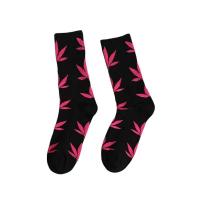 China Fashion Woman Sock Winter Inexpensive Sports Socks for Women Striped Sweat-Absorbent for sale