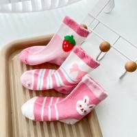 China Children's Socks with Cute Cartoon Print and Soft Cotton Fabric in Standard Thickness for sale