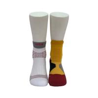 China Breathable Quick Dry Beauty Socks for Men Custom Logo Regular Style Athletic Grip Socks for sale