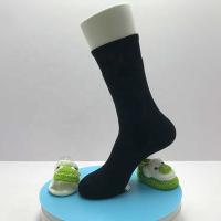China Breathable Autumn Crew Designer Custom Performance Thicken Anti Slip Sports Socks for Men for sale