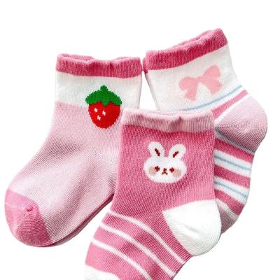 China Standard Thickness Breathable Kids Socks with Pink Strawberry Print Winter Season for sale