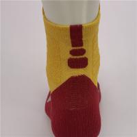 China Custom Elite Basketball Socks with Breathable Knitted Fabric and Winter Print Pattern for sale