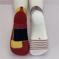 China Custom Elite Basketball Socks with Breathable Knitted Fabric and Winter Print Pattern for sale