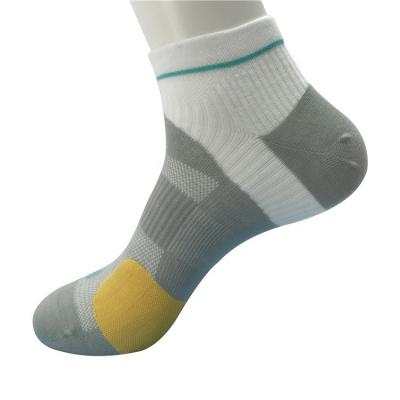 China Beauty Socks Customized Compression Performance Crew Socks for Athletic Performance for sale