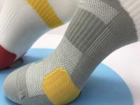 China Anti Slip Beauty Socks Running Sports Socks with Compression and 3% Elastane Fabric for sale