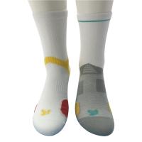 China Custom Design Sports Socks with Quick Dry and Breathable Fabric Standard Thickness for sale