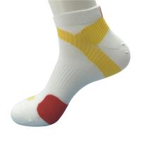 China Custom Design Sports Socks with Quick Dry and Breathable Fabric Standard Thickness for sale
