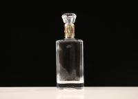 China Hot Selling Juice Liquor Wine Fruit Wine Whiskey Clear Vodka Glass Bottles for Alcoholic Beverages 700ml for sale