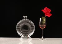 China Hot Selling Juice Liquor Wine Fruit Wine Whiskey Clear Vodka Glass Bottles for Alcoholic Beverages 700ml for sale