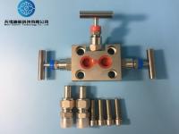 China SS304 3 Valve Manifold for Pressure Transmitters - 32MPa 6000PSI Rating with DN6 Port Size for sale