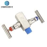 China 316SS Pressure Transmitter Manifold 6000 PSI 2-Way with 4mm Orifice for Oil Gas Water Applications for sale