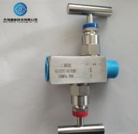China 316SS Pressure Transmitter Manifold 6000 PSI 2-Way with 4mm Orifice for Oil Gas Water Applications for sale
