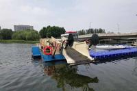 China Multi Function 60kw Aquatic Plant Harvester For River Lake Cleaning for sale
