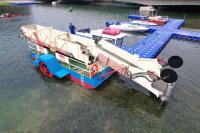 China Multi Function 60kw Aquatic Plant Harvester For River Lake Cleaning for sale