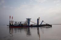 China 200 Cbm/H Hydraulic Mud Dredging Ship 16kw Red Color Used For River Dredging for sale