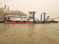 China 500m Solid Capacity 700 Cbm/H Cutter Suction Sand Dredger 20 Inch For Dredging With Anchor Booms for sale