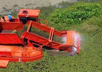 China 10 cubic capacity of Lake Weed Cutter Machine are used to collect and clean river water plants for sale
