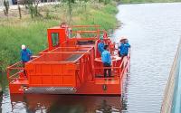 China 10 cubic capacity of Lake Weed Cutter Machine are used to collect and clean river water plants for sale