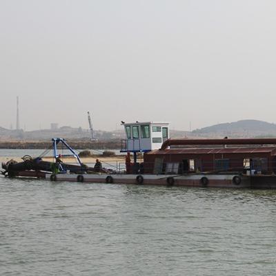 China Long Distance Discharge Sand Dredging Equipment With Diesel Oil Power Type And 20m Spud Length for sale