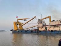 China 100cbm Versatile Sand Dredging Boat 5-6 Pieces Crown Type Suction Dredger Ship for sale