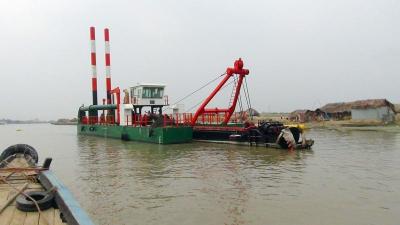 China Sand Suction 26 inch Cutter Suction Sand Dredger for Port Dredging depth 15 meters underwater for sale