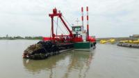 China 8 inch to 26 inch Hydraulic Cutter Suction Dredging Vessel with Spud Carriage and Centrifugal Sludge Pump for Dredging for sale