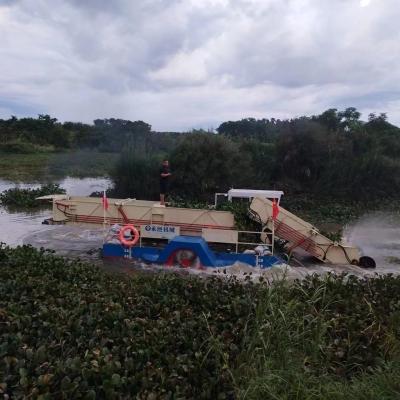 China Large Aquatic Plant Harvester With Diesel Engine For Water Weed Harvesting for sale