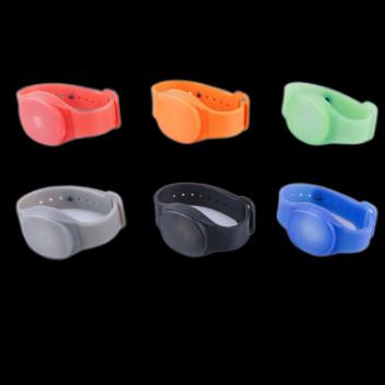 China Wearable 3.6V 2480MHz BLE Beacon Tag With Temperature Sensors for sale