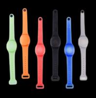 China Wearable BLE 5.0 Bluetooth Beacon Tracking , NRF52832 Wristband Beacon for sale
