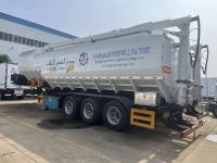 China 65m³ Bulk Feed Transport Trailer Tri-axle Low Residual Discharge Remote Control for sale