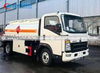 China Sinotruk HOWO 4x2 RHD Diesel Bowser Truck 8000L Carbon Steel Tank Fuel Transport for sale