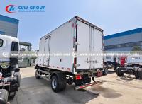 China HOWO 4x4 Right-Hand Drive Refrigerated Truck 5.4 Ton Winch 18000kg GVW Cold Chain for sale