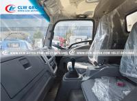 China HOWO 4x4 Right-Hand Drive Refrigerated Truck 5.4 Ton Winch 18000kg GVW Cold Chain for sale
