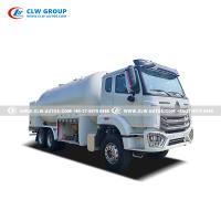 China Sinotruk HOWO 6x4 25m³ LPG Refueling Truck with Weichai 336HP Engine and High-Strength Carbon Steel Tank for sale