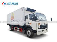 China HOWO 40,000-60,000pcs Capacity Day Old Chick Transport Truck with Constant Temperature Control and Multi-layer Stainless Steel Shelves for sale