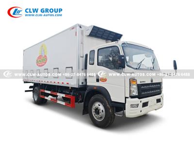 China HOWO 40,000-60,000pcs Capacity Day Old Chick Transport Truck with Constant Temperature Control and Multi-layer Stainless Steel Shelves for sale