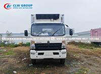 China HOWO 40,000-60,000pcs Capacity Day Old Chick Transport Truck with Constant Temperature Control and Multi-layer Stainless Steel Shelves for sale