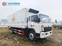 China HOWO 40,000-60,000pcs Capacity Day Old Chick Transport Truck with Constant Temperature Control and Multi-layer Stainless Steel Shelves for sale