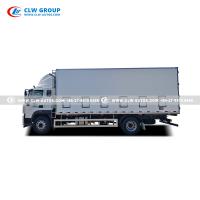 China Foton 6.8m Insulated Poultry Transport Truck for 40,000-60,000 Day-Old Chicks for sale