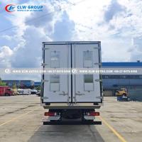 China Foton 6.8m Insulated Poultry Transport Truck for 40,000-60,000 Day-Old Chicks for sale