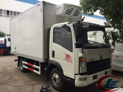 China HOWO 4X2 Refrigerated Box Truck - 4 Ton Capacity, 130HP Cummins Engine, -30°C Freezing Temperature for sale