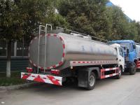China Dongfeng 8cbm 8000L Fresh Milk Delivery Tanker Truck with 304 Stainless Steel Construction and 80mm Insulation for sale