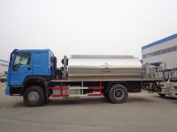 China Howo 266hp 10 Tons Bitumen Distributor Truck with 6m Spreading Width and 950L/min Asphalt Pump for sale