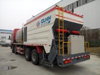 China Intelligent Asphalt Road Tank Truck HOWO 8x4 Synchronous Chip Sealer 9cbm Asphalt 14cbm Gravel for sale