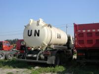 China 12 Wheel UN Sewage Tanker Truck 10m3 to 12m3 Self Dumping System Full Driving for sale