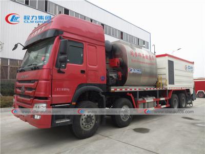 China Howo 8x4 Synchronous Chip Sealer 9m3 Asphalt Tank 14m3 Gravel Tank 371HP for sale